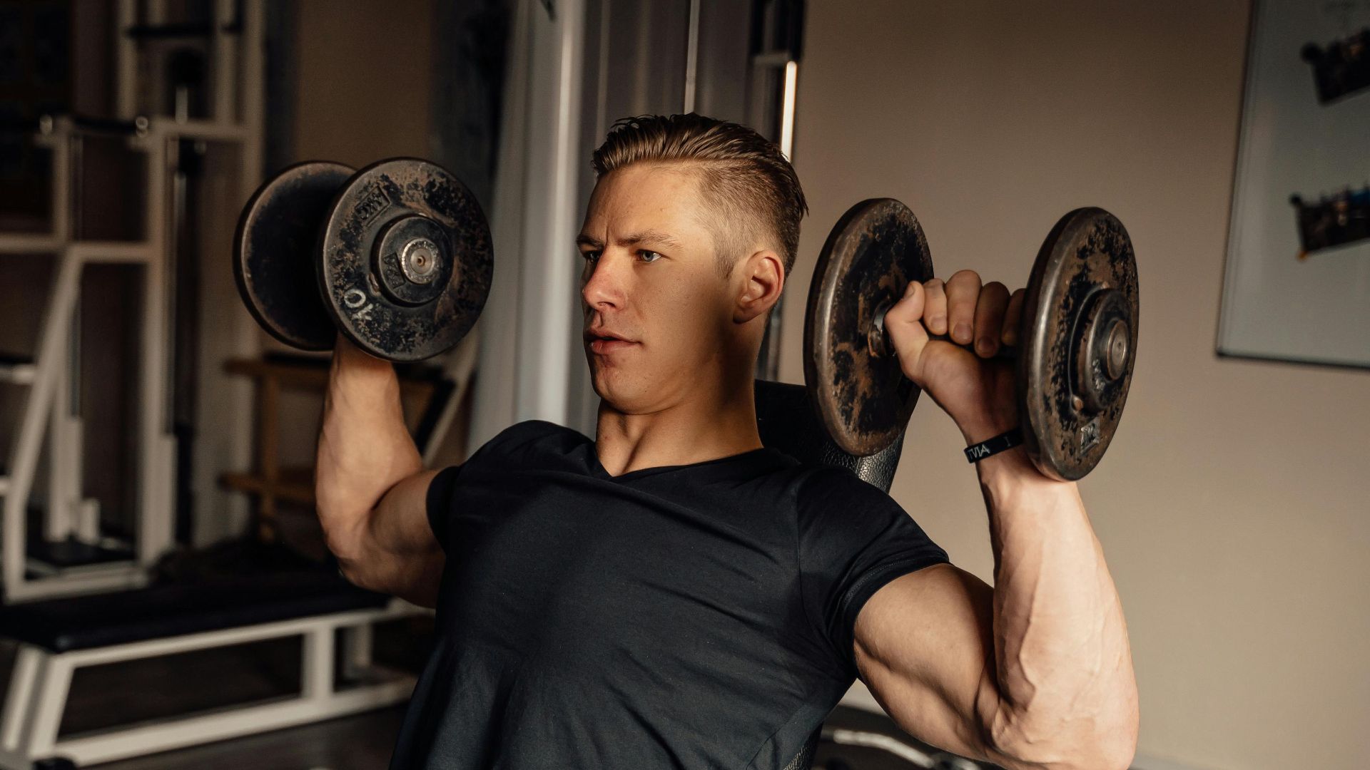 10 Muscles You're Overtraining & 10 You're Undertraining