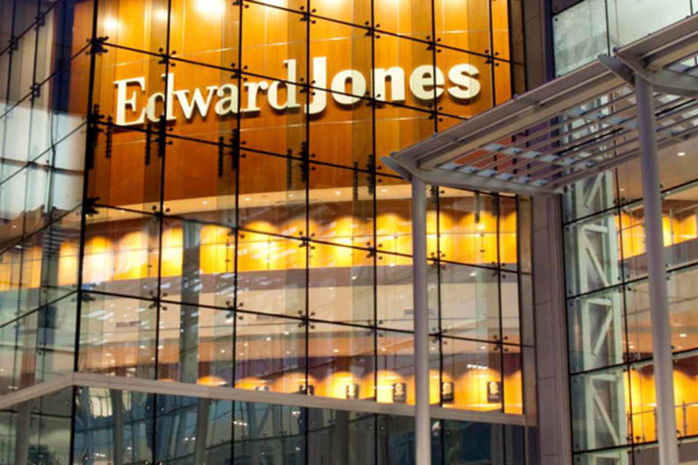 Edward Jones Is Turning More of Its Employees Into Partners