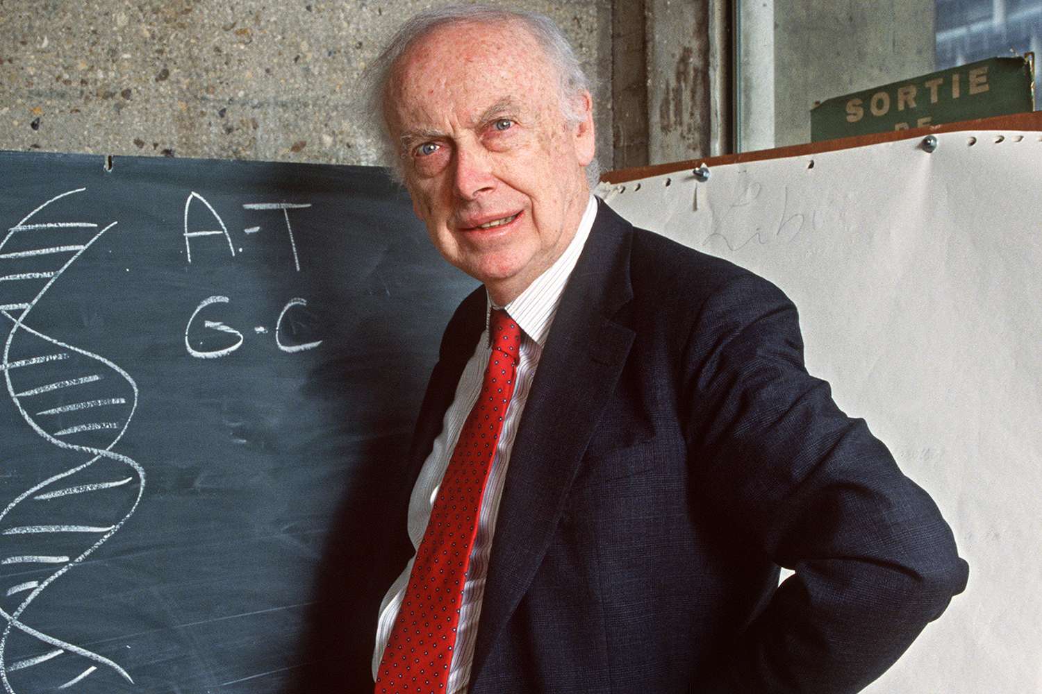 James Watson, Who Helped Discover DNA’s Double Helix Structure, Dies at 97