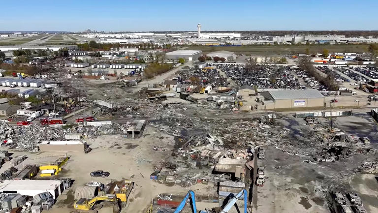 FAA temporarily grounds MD-11s after deadly UPS crash in Kentucky