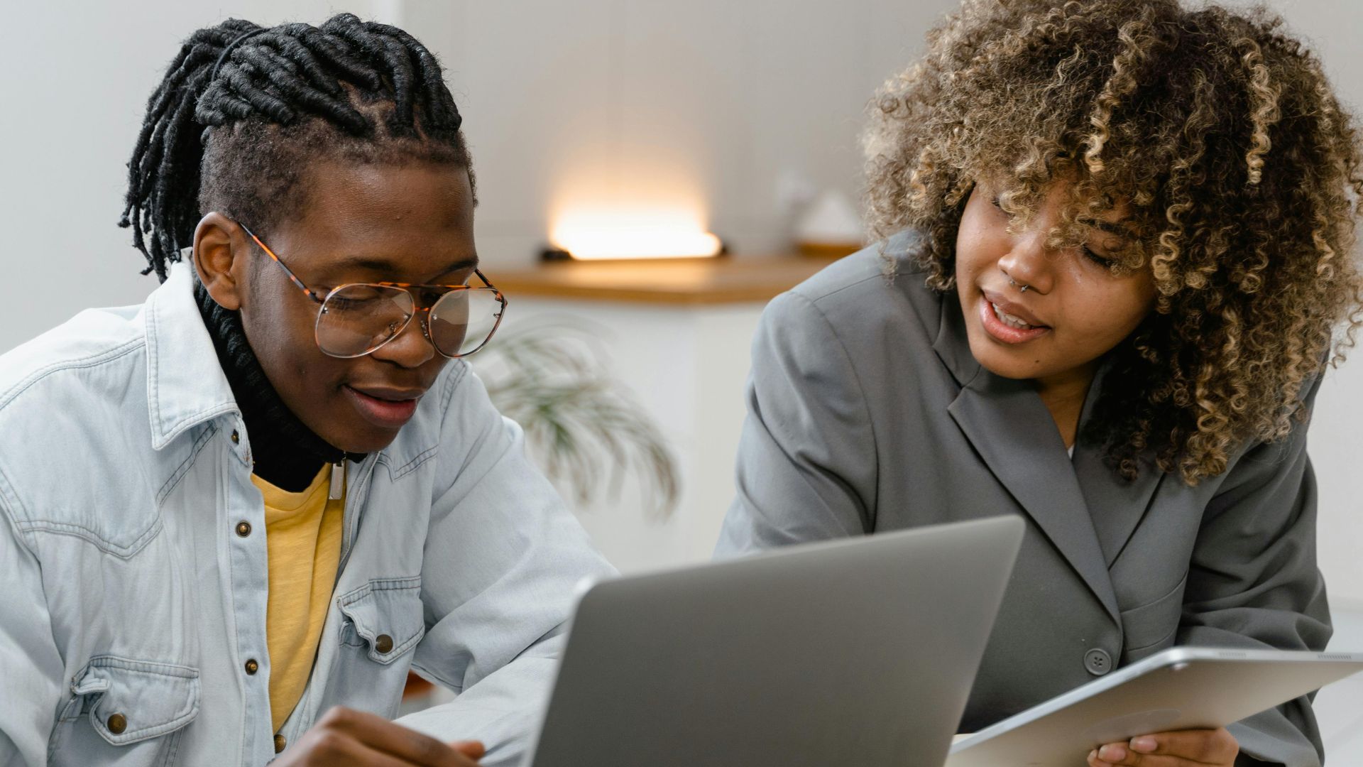 The Best Way To Become A Better Conversationalist