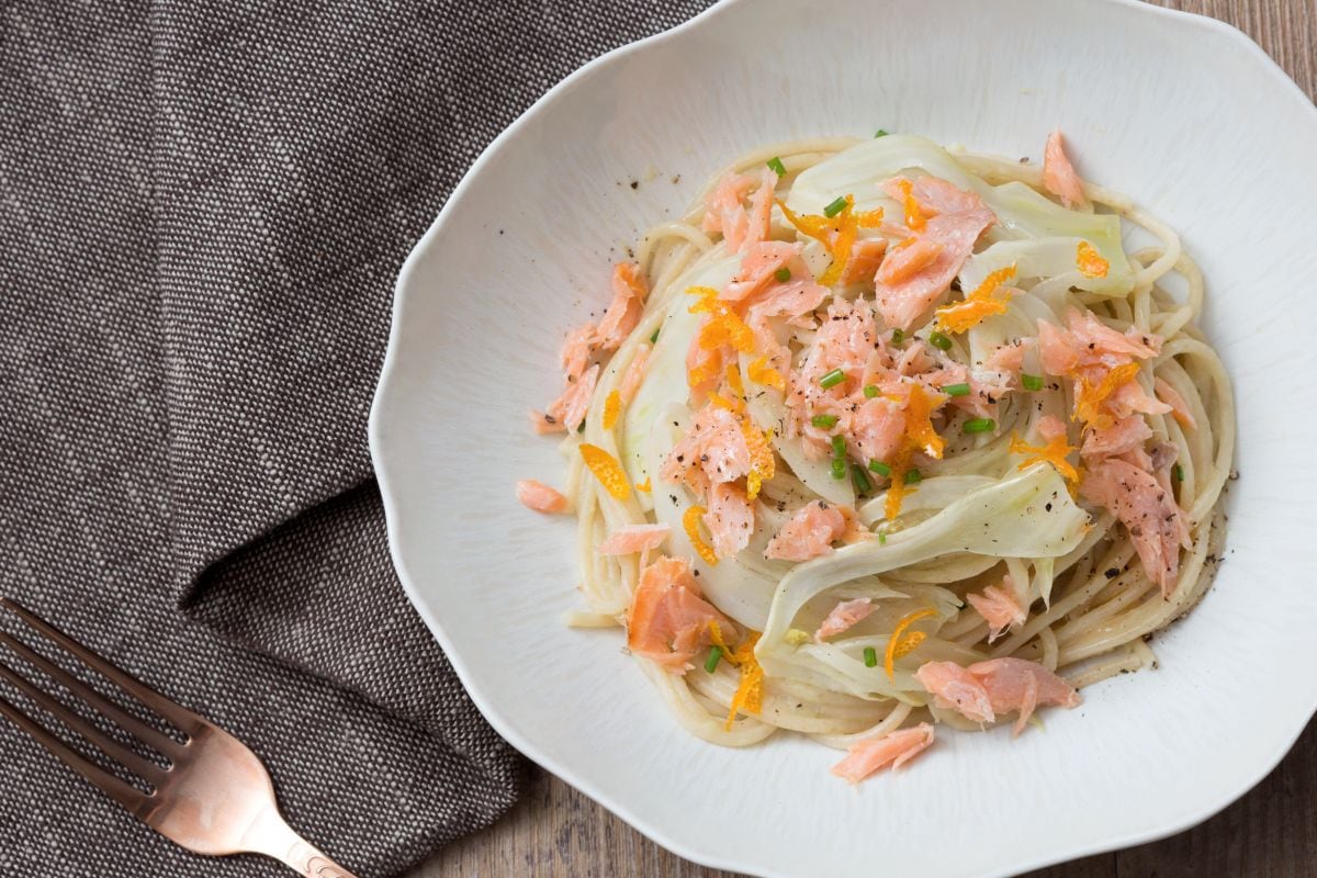 Salmon pasta with leek cream