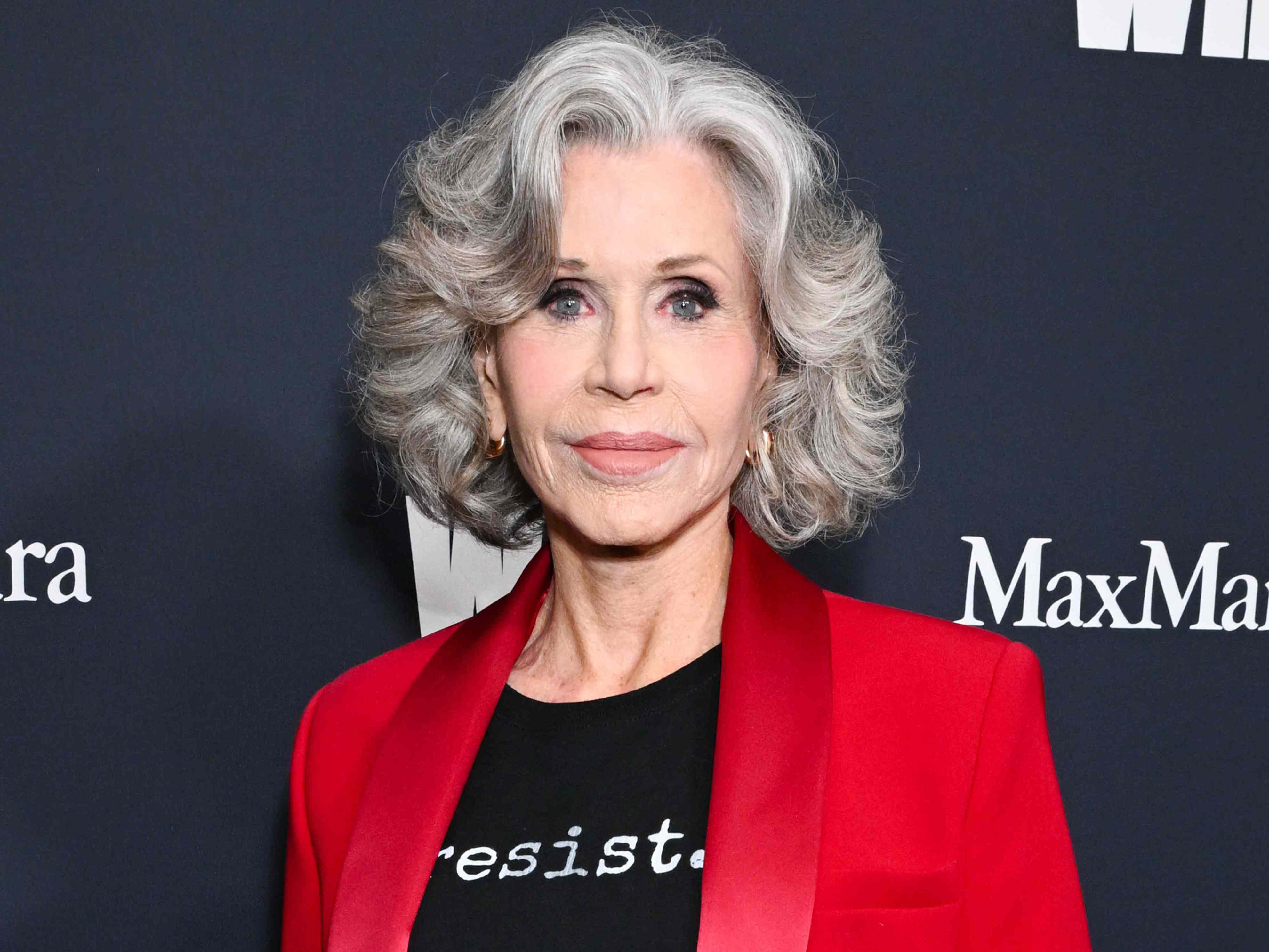 Jane Fonda's unexpected courtside outfit includes a retro polarizing top