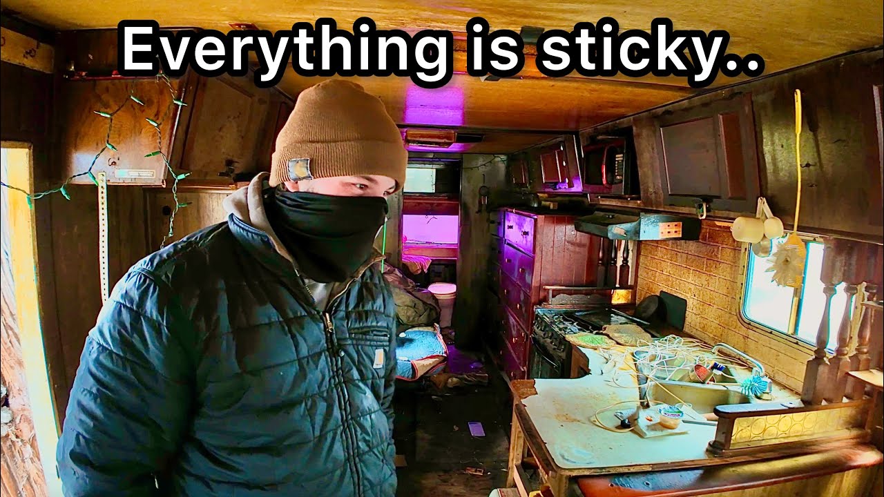 Watch us haul away a 20-year-old RV