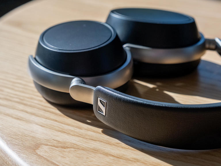 Sennheiser HDB 630 Review: Sub-$1,000 Audiophile Bluetooth Headphones Worth It?