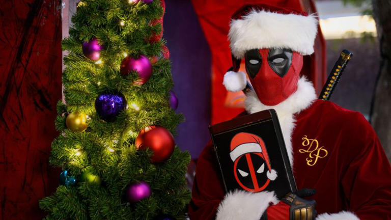 Holiday Season returns to Disneyland Resort Nov. 14