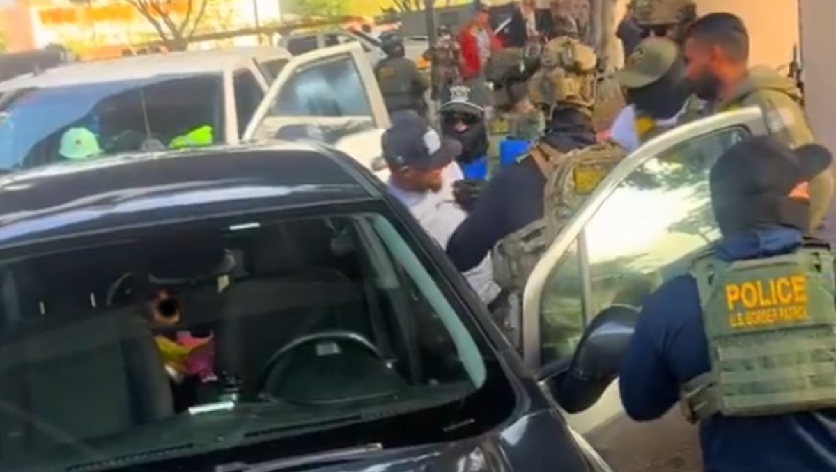 Agentes migratorios se llevan automóvil con bebé tras arrestar a su ...