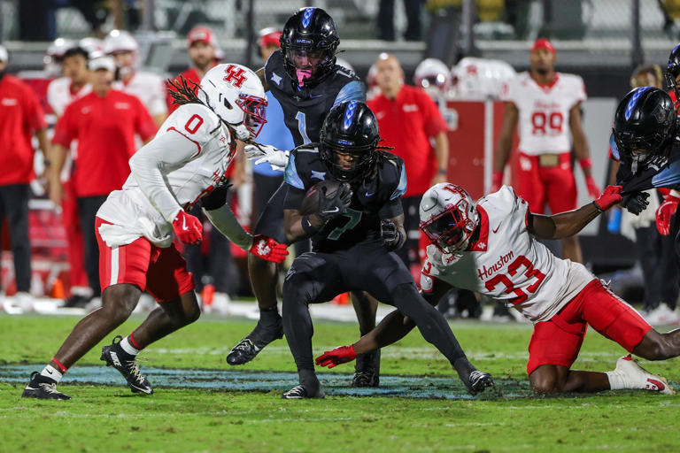 Houston ends UCF football undefeated Space Game streak with final-drive ...
