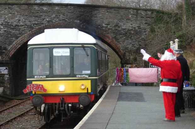 Welsh-language Santa Special rides announced by Llangollen Railway