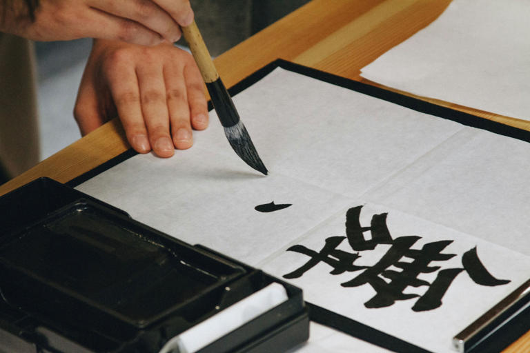 Which language has no alphabet?