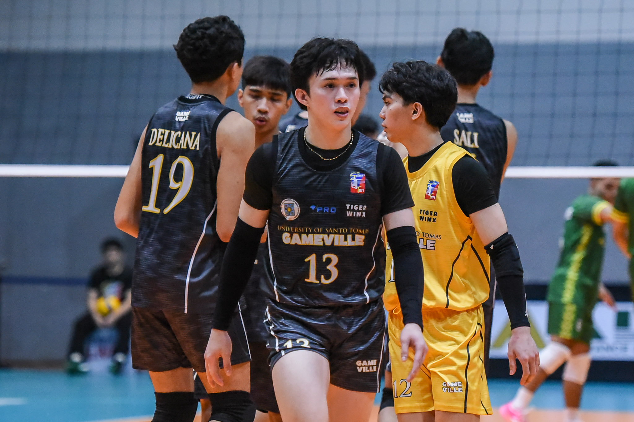 Spikers’ Turf: UST overcomes Alpha Insurance, climbs to 3-1