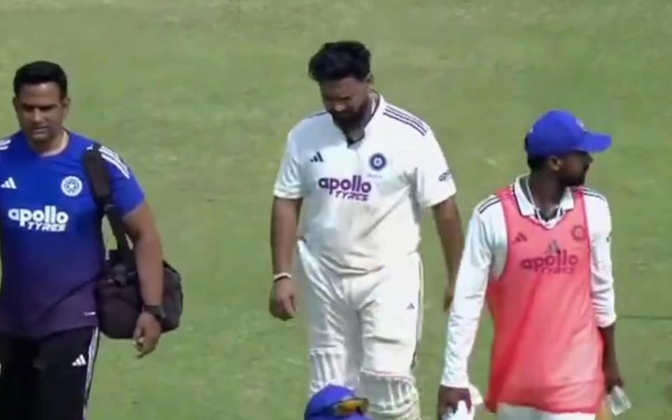 IND A vs SA A 2025: Rishabh Pant retires hurt after taking body blows ...