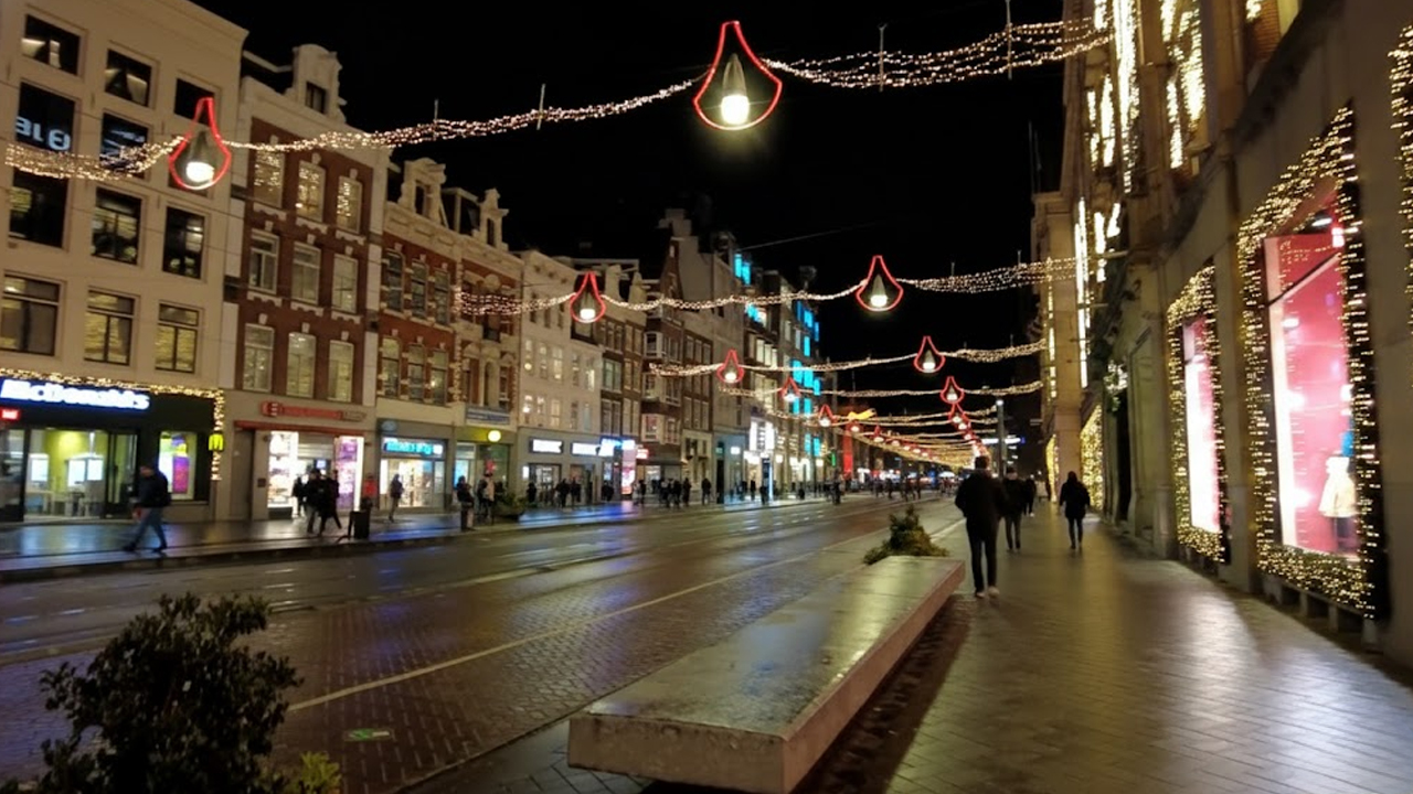 Amsterdam Christmas Night Walk – Magical Streets Full of Lights