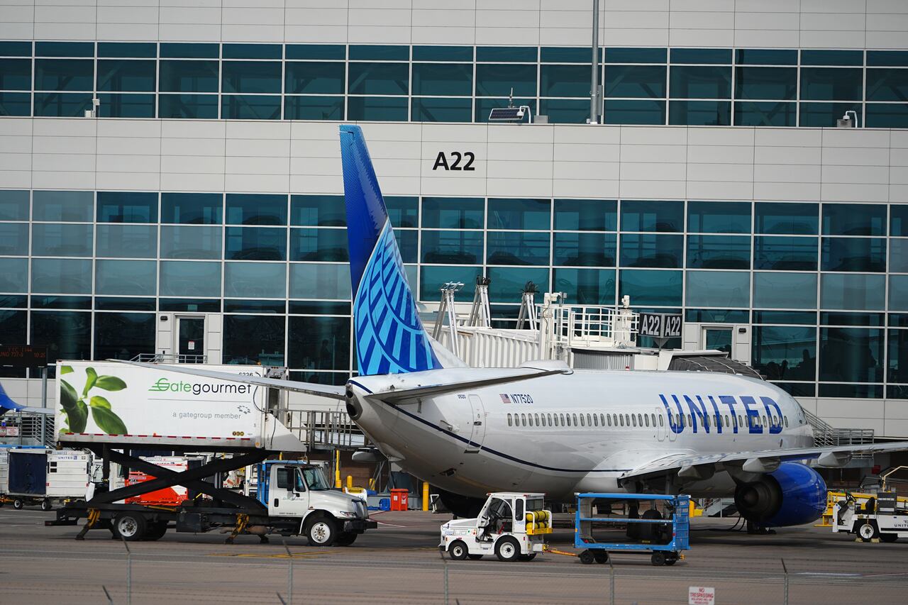 Hundreds more U.S. flights could be cancelled today. Here’s what you ...