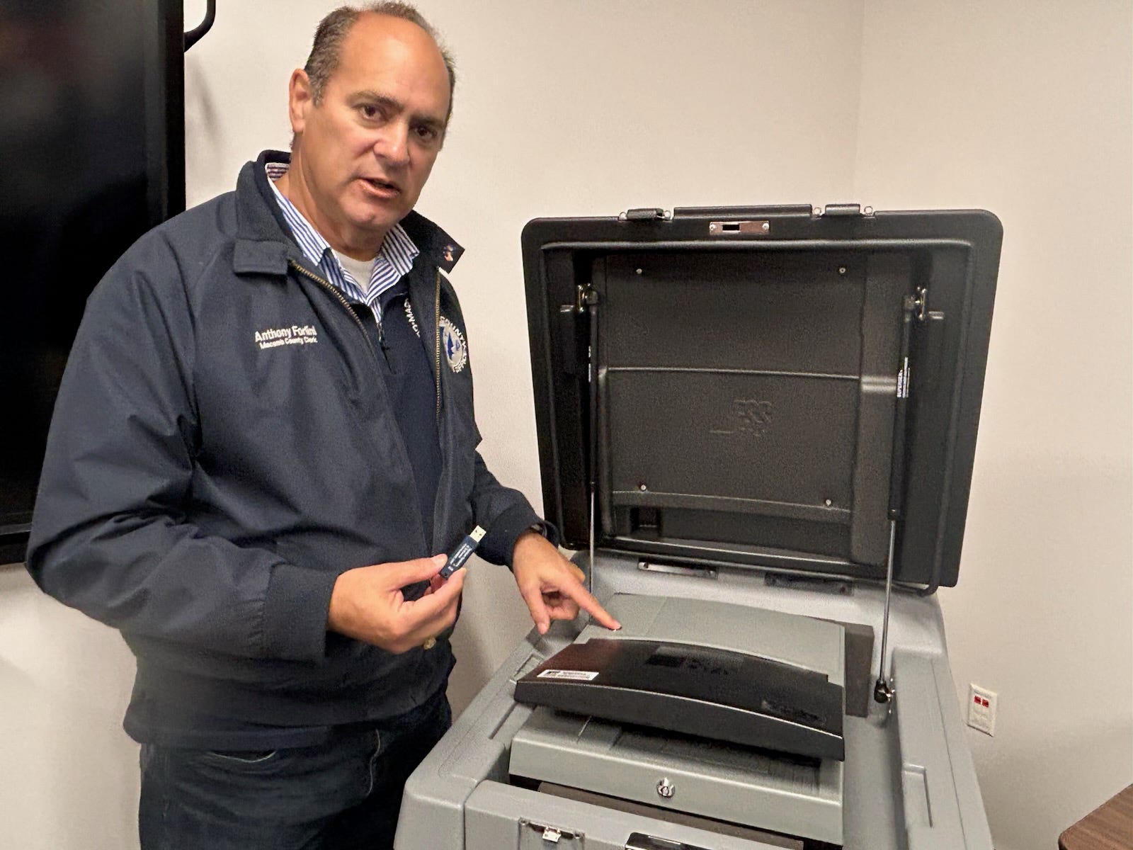 Macomb County's unofficial election results went up online faster. Here ...