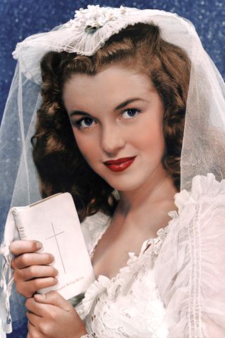 Marilyn Monroe's Wedding Dresses: All About Her 3 Bridal Looks ...