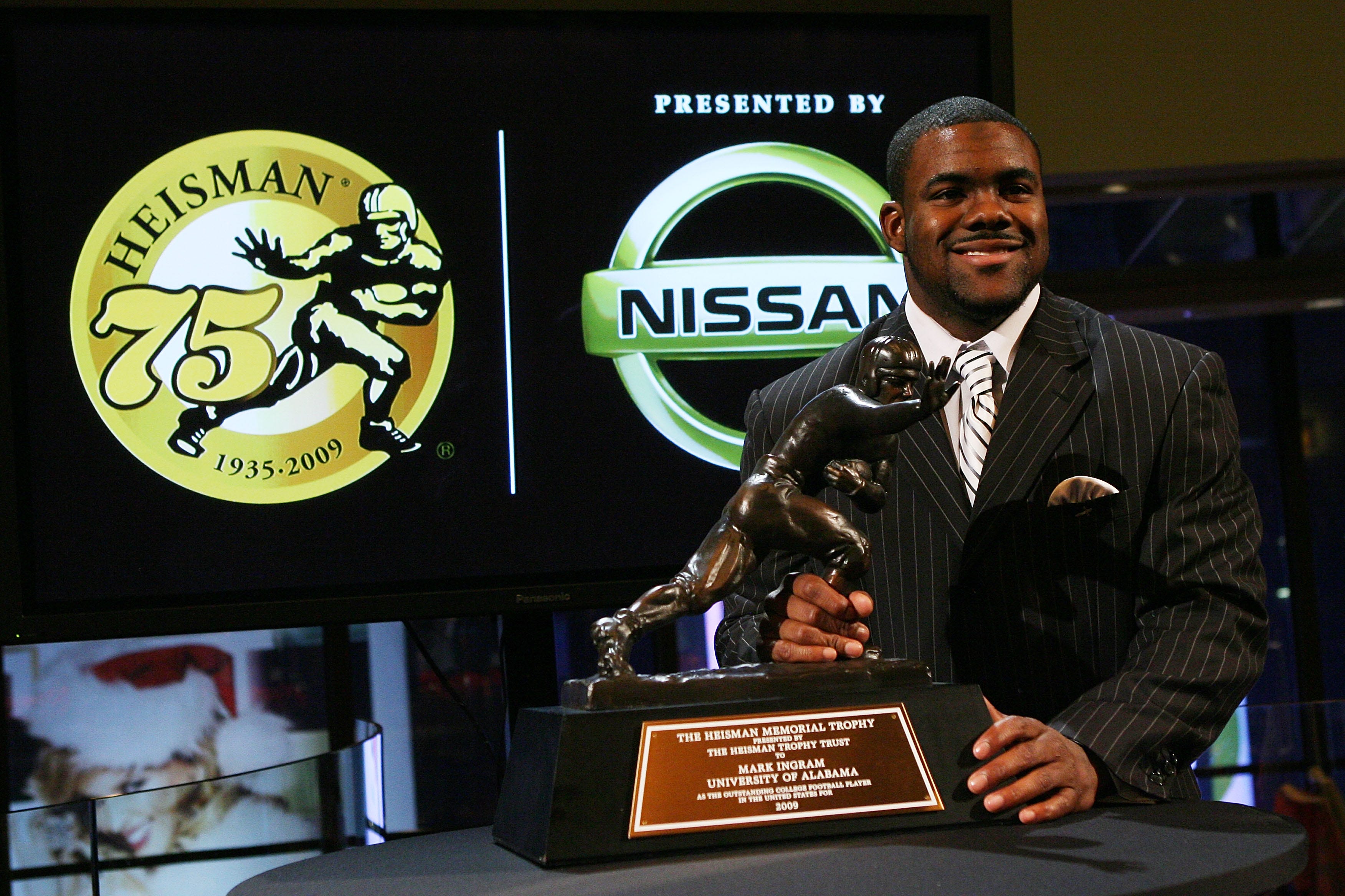 Heisman-winning Alabama RB Mark Ingram named to College Football Hall ...