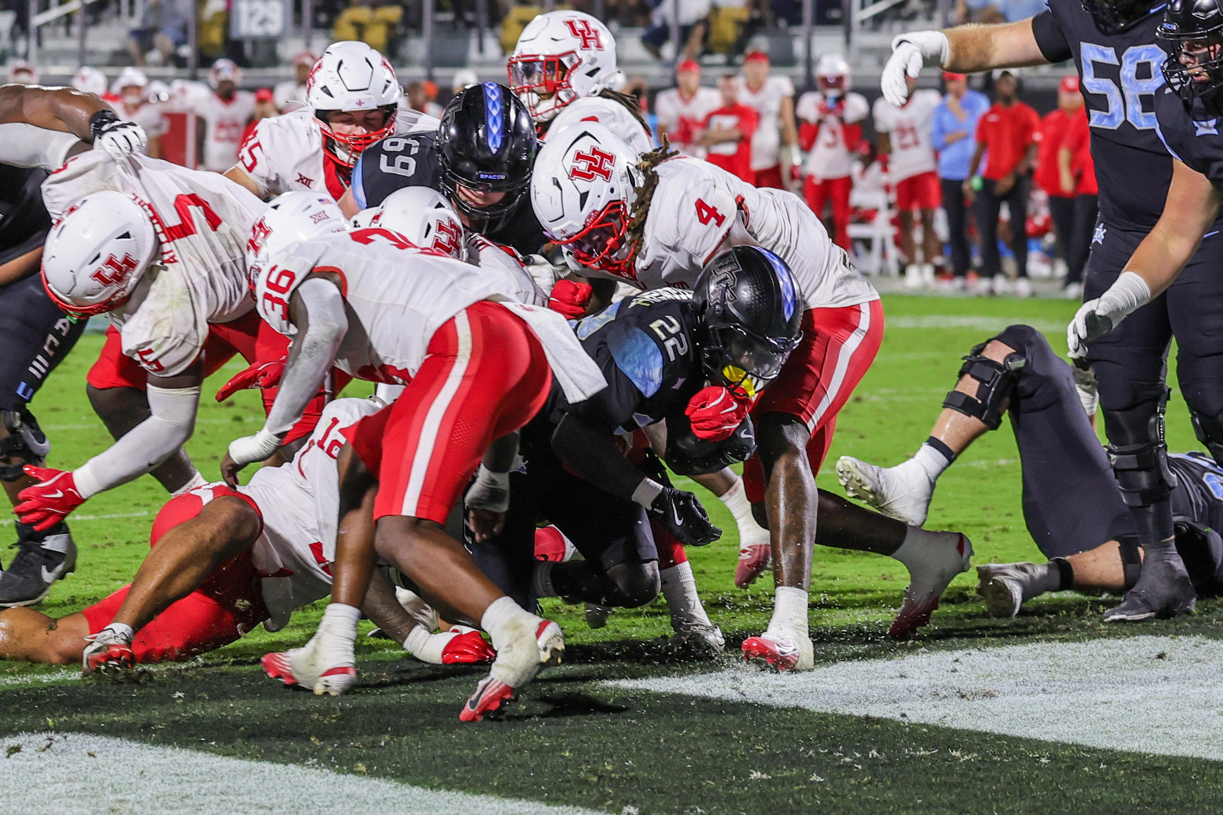 Houston ends UCF football undefeated Space Game streak with final-drive ...