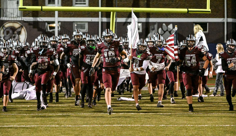 Phillipsburg football runs through Colonia, on to N2G4 final