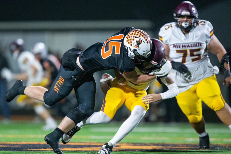 Cascade athlete voted Statesman Journal football player of the year