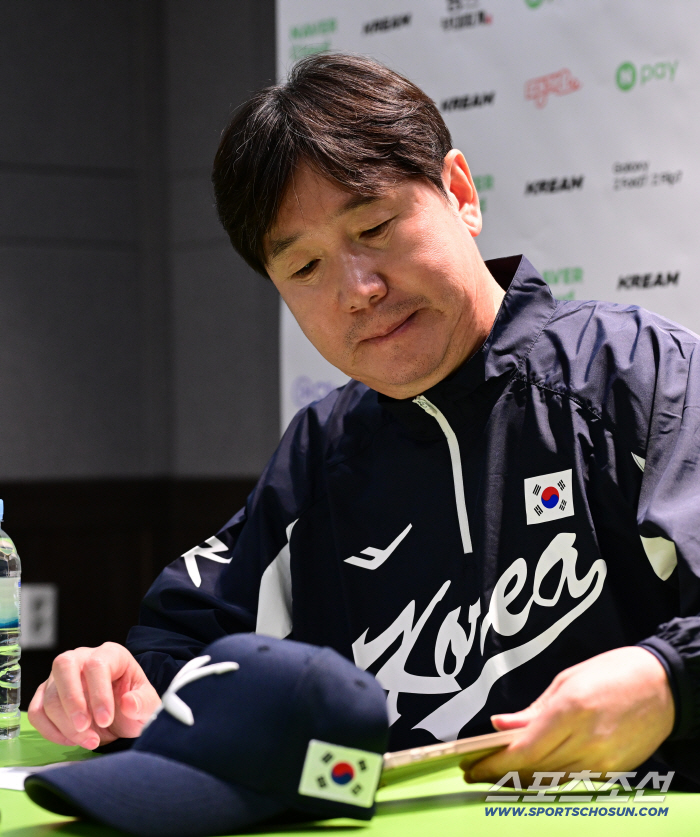 Director Ryu Jihyun is in his mind