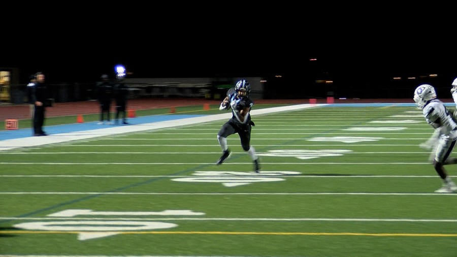 Mesa Ridge and Vista Ridge football defend home turf to advance