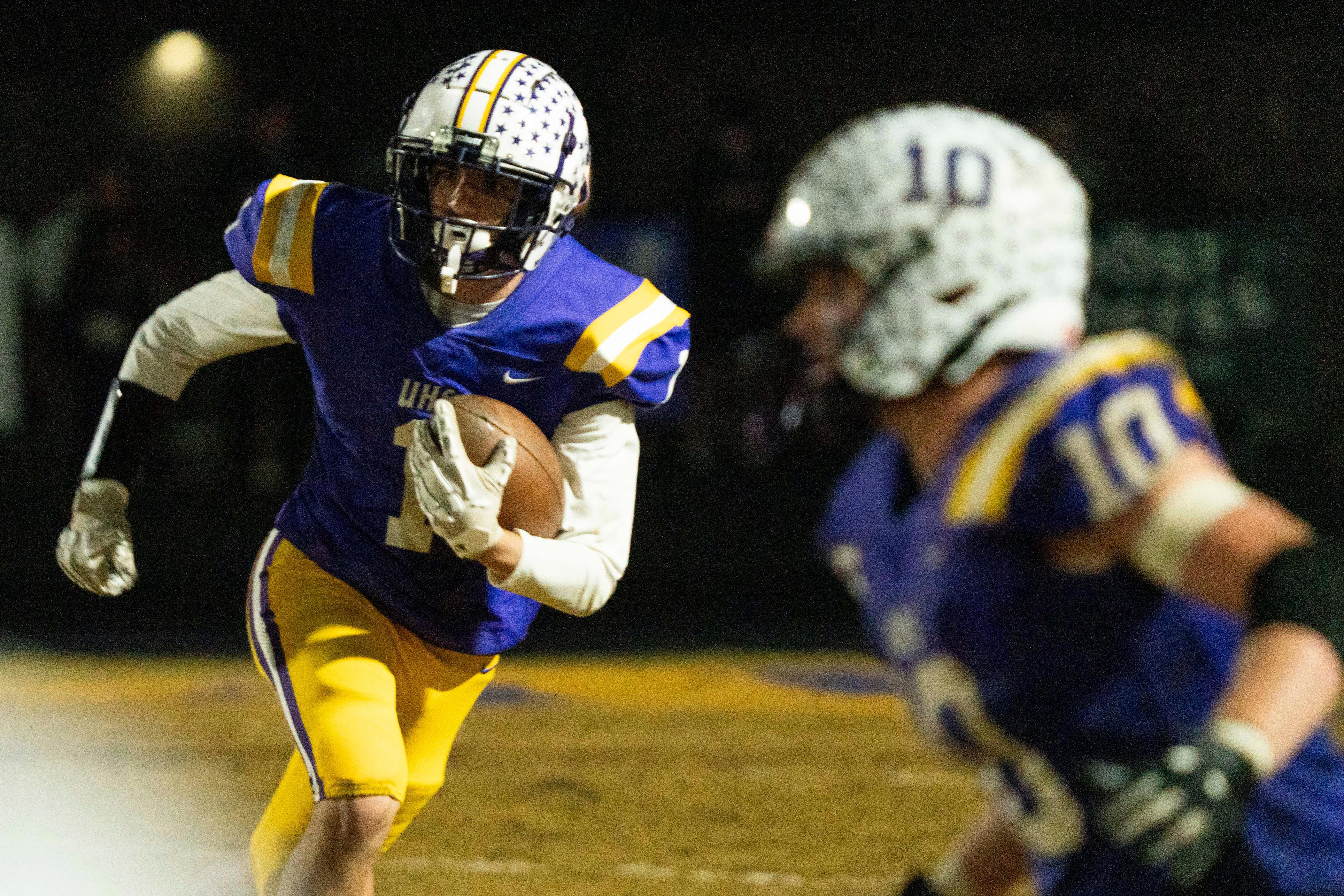 Trailing at halftime, Unioto football never wavers in come-from-behind ...