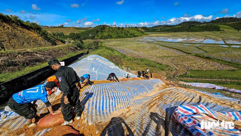 Quan trắc liên tục để cứu hồ thủy lợi có nguy cơ vỡ ở Lâm Đồng