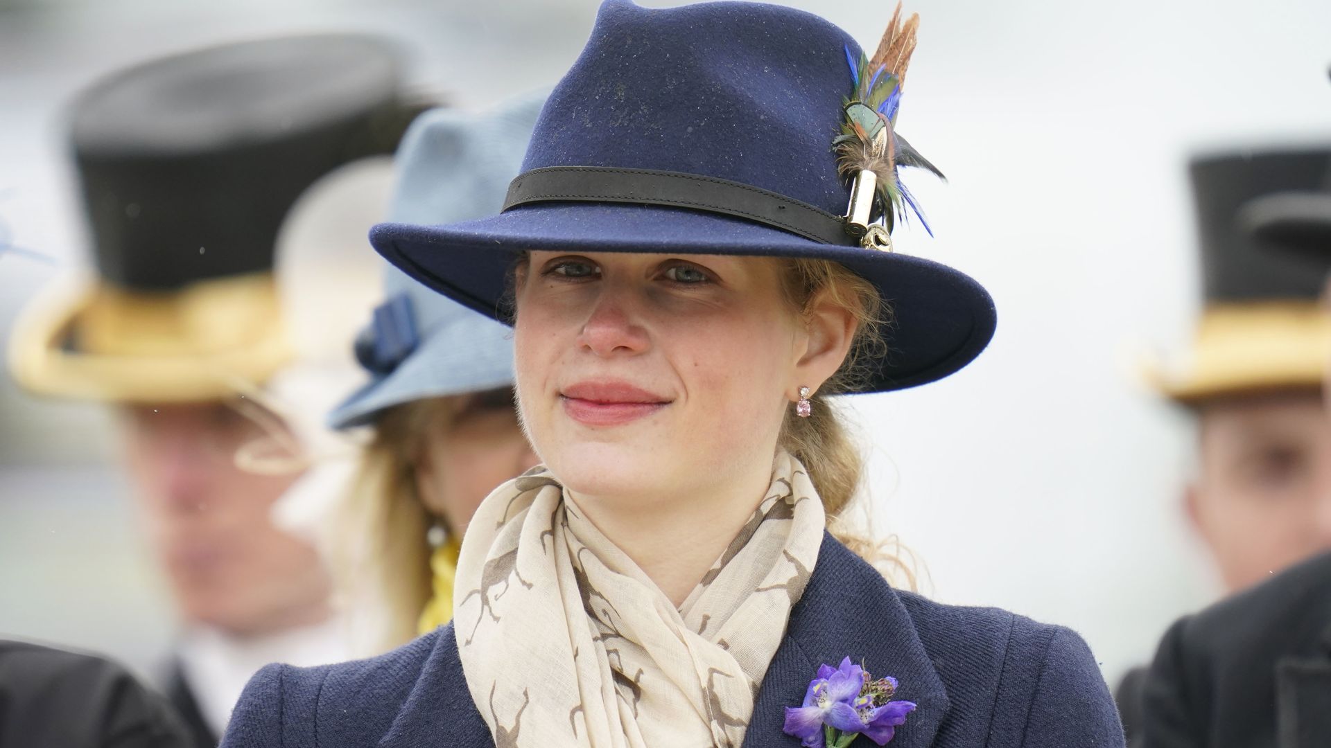 Quien es Lady Louise, la sobrina más desconocida del rey Carlos III ...