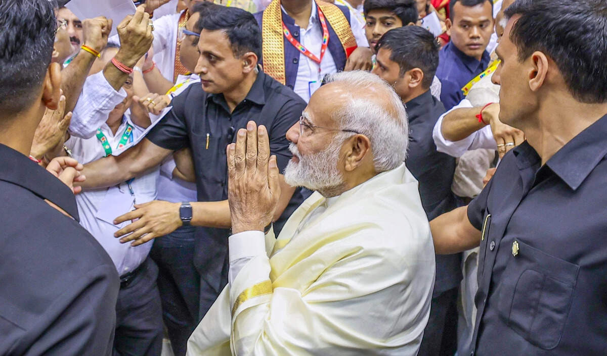 Prime Minister Modi Celebrates LK Advani's 98th Birthday with Heartfelt ...