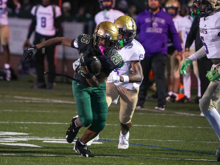 Hendricken showed up in a big way vs. St. Raphael. Here's what happened ...