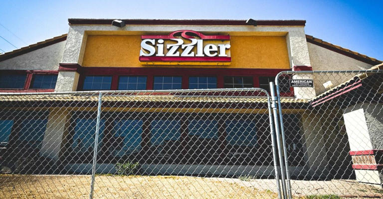 Sizzler Closes 625 Sites in Biggest Steakhouse Collapse in History ...