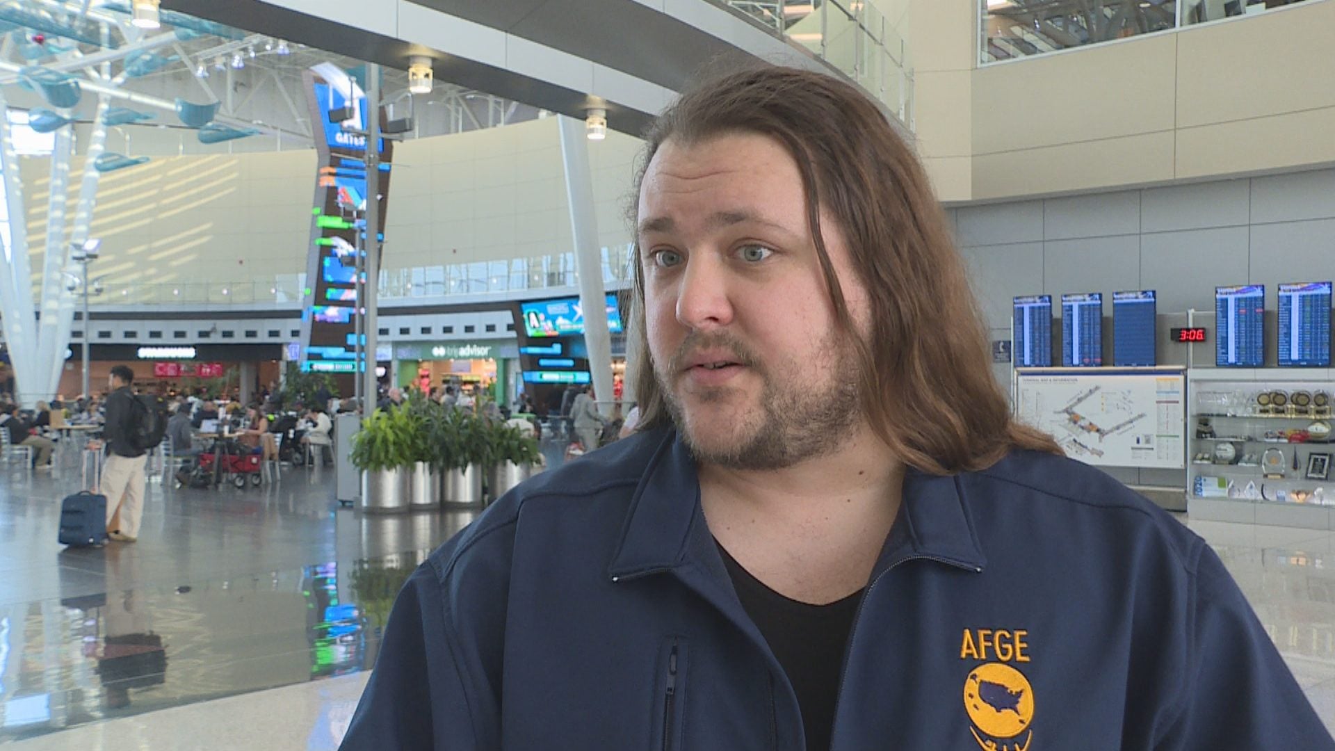 TSA workers struggle with financial stress as government shutdown continues