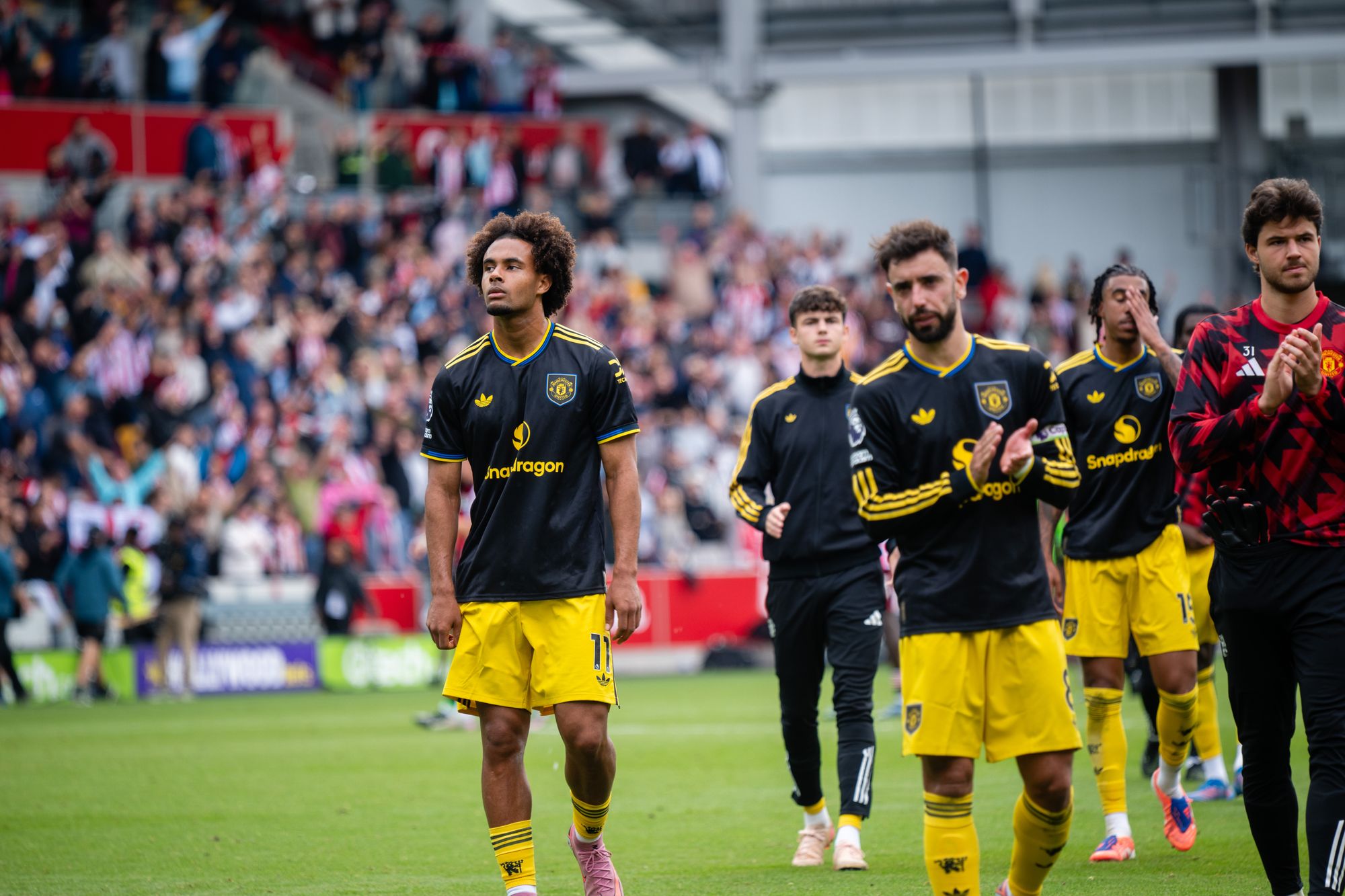 Tottenham 2-2 Man Utd: De Ligt earns ten-man visitors a point - LIVE