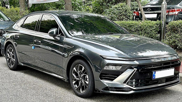 The most fuel-efficient Hybrid Cars of 2025
