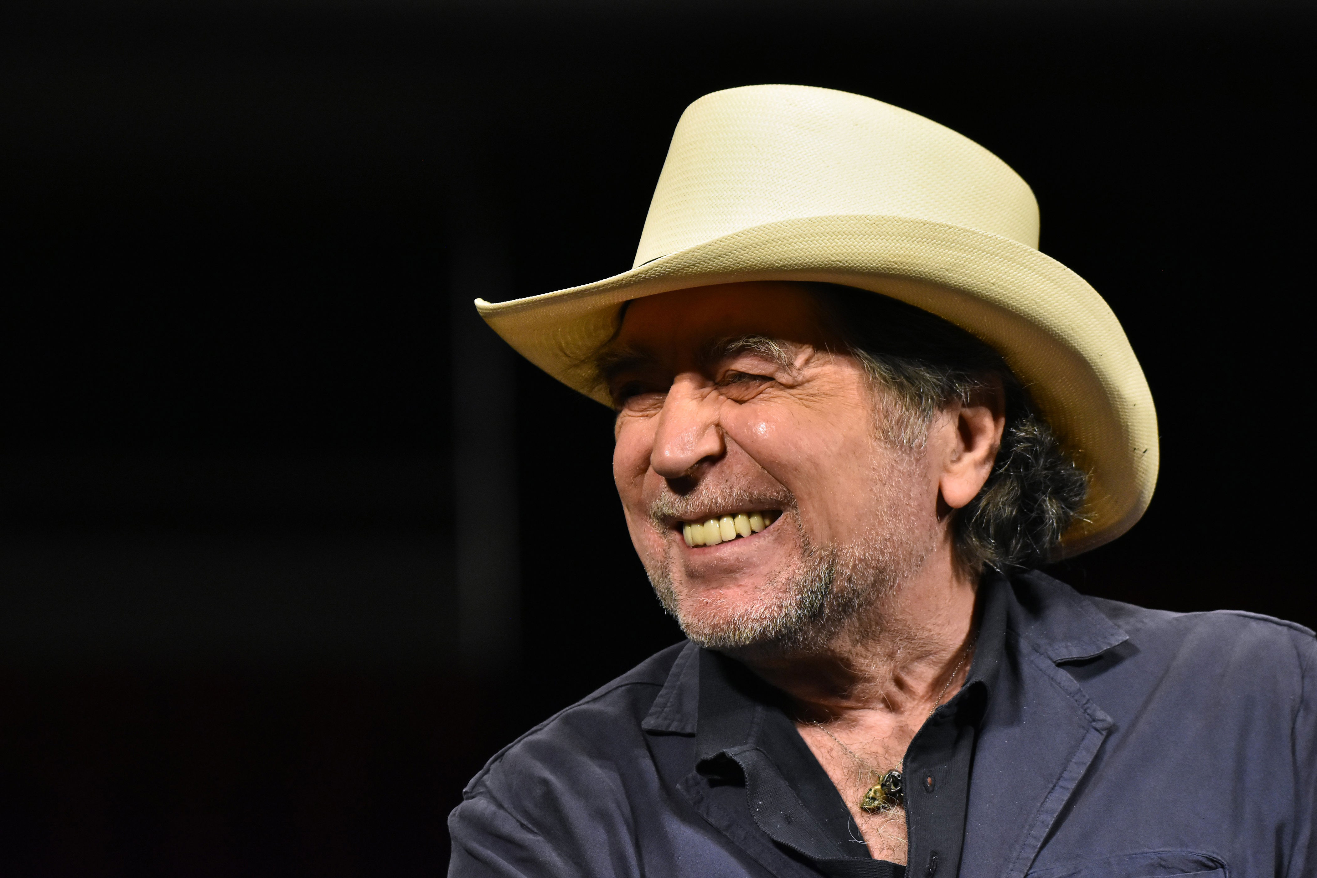 Joaquín Sabina, su bar favorito, abierto desde 1888 en el que Ernest ...