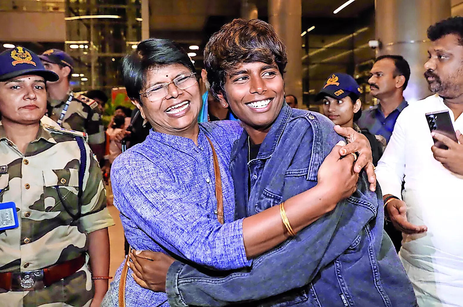 World Cup winner’s homecoming: Arundhati Reddy gets a heartwarming ...