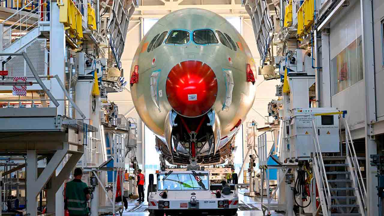 Qantas unveils the jet that will fly across the planet non-stop — the ...