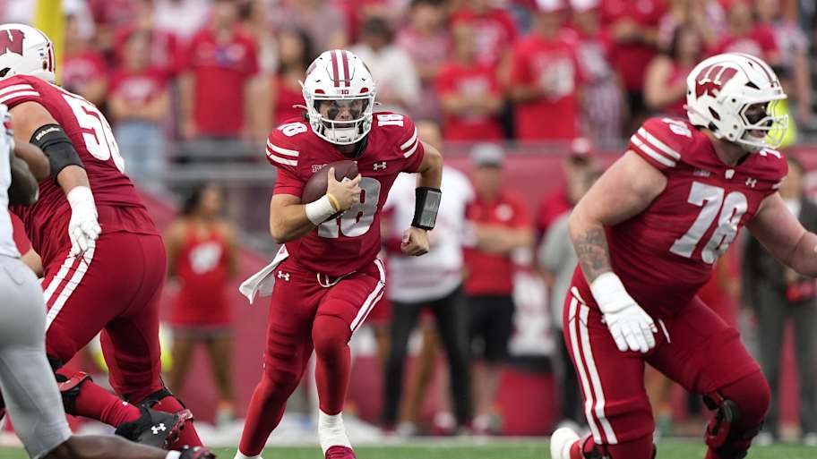 Wisconsin Badgers make surprising quarterback change against Washington ...