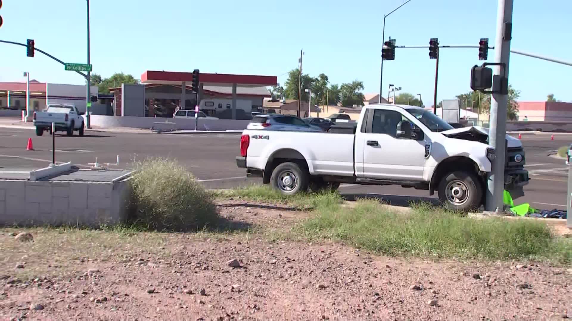 Bee swarm inside car causes deadly crash in Mesa
