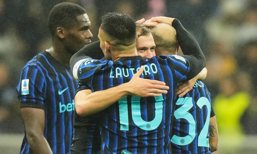 Κι ας ήταν… αντι-εμπορικό το ματς, το «Σαν Σίρο» ήταν το πιο γεμάτο ...