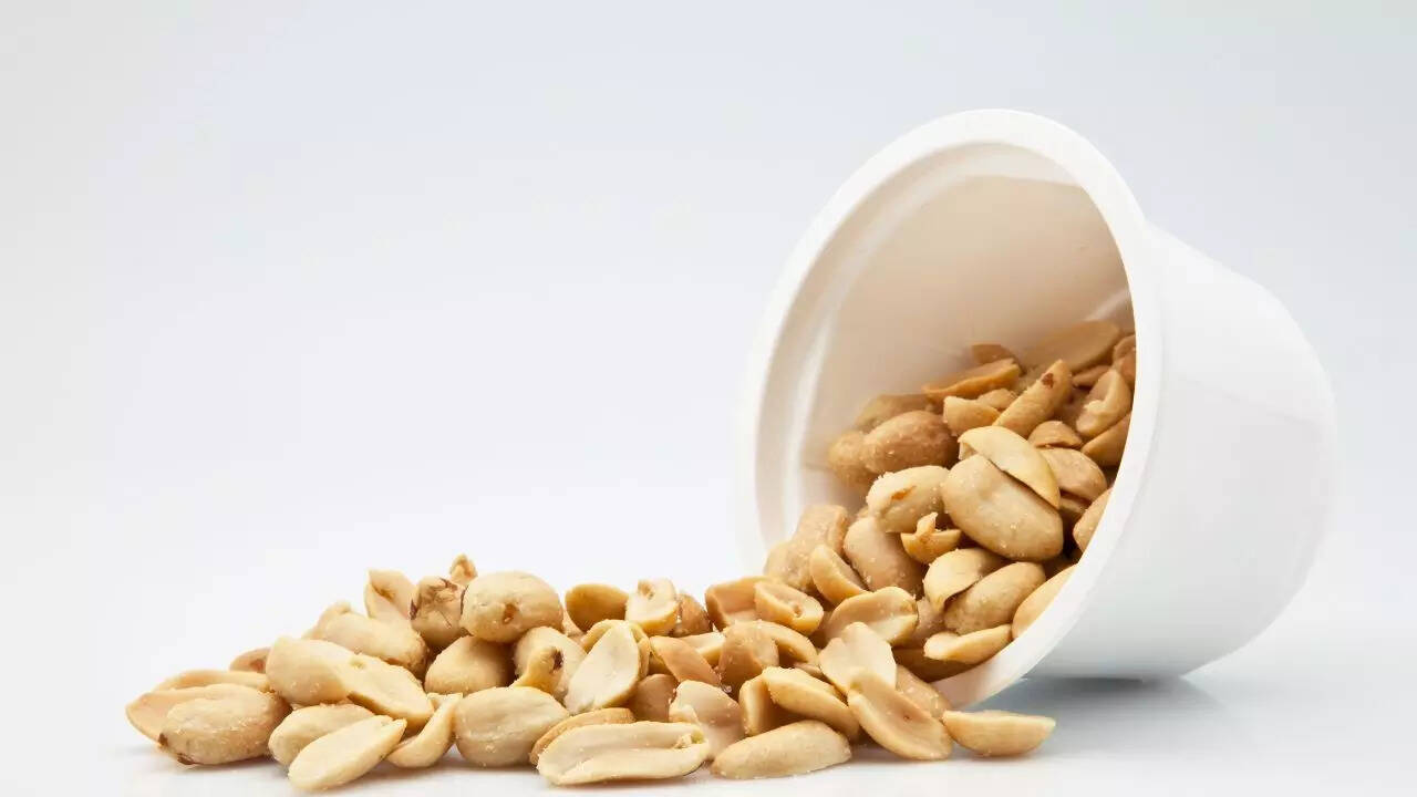 Who should avoid eating peanuts: Understanding possible side effects ...