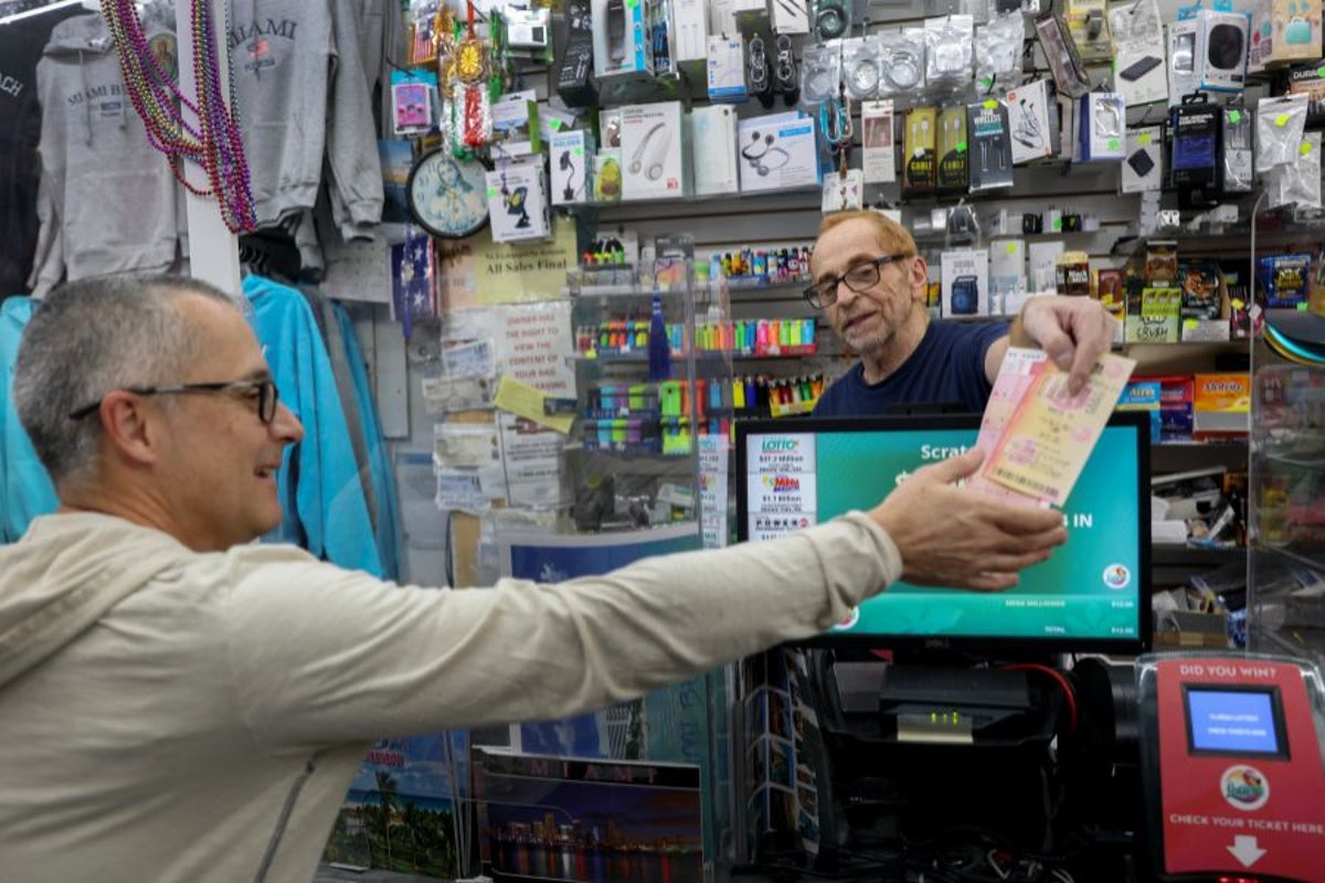 Mega Millions nears $1 billion: When is the next drawing?