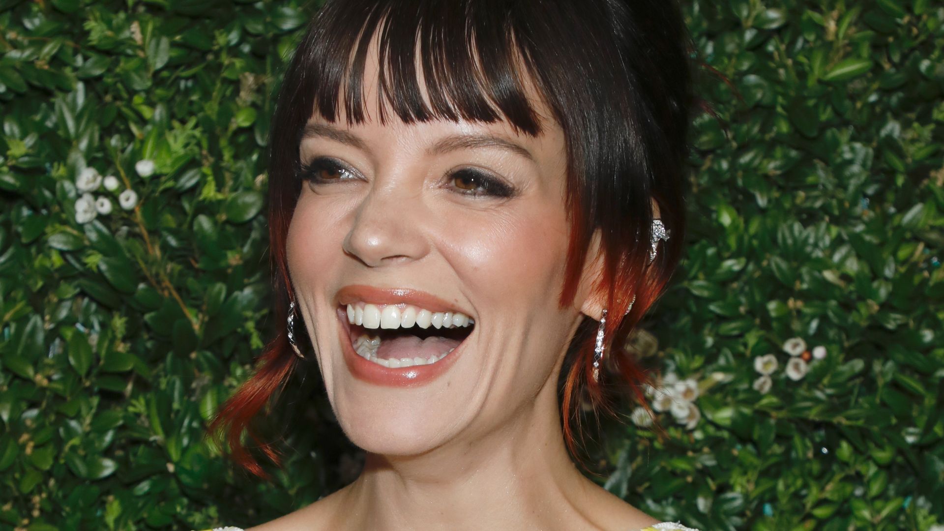 Lily Allen poses on marital bed at $8 million NYC brownstone hours ...