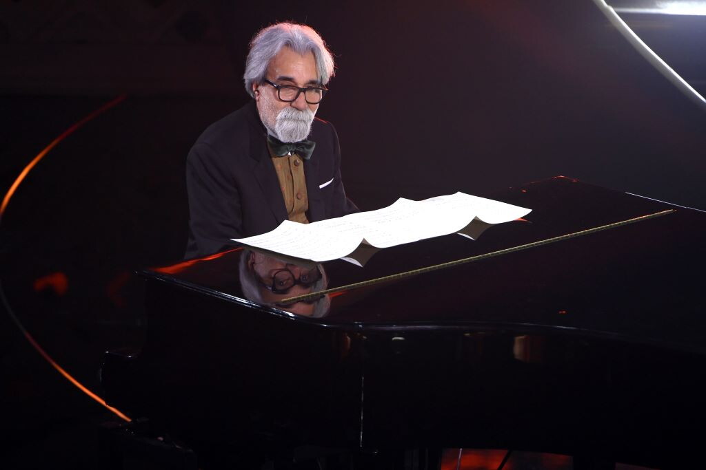 Addio a Peppe Vessicchio, storico direttore d'orchestra di Sanremo