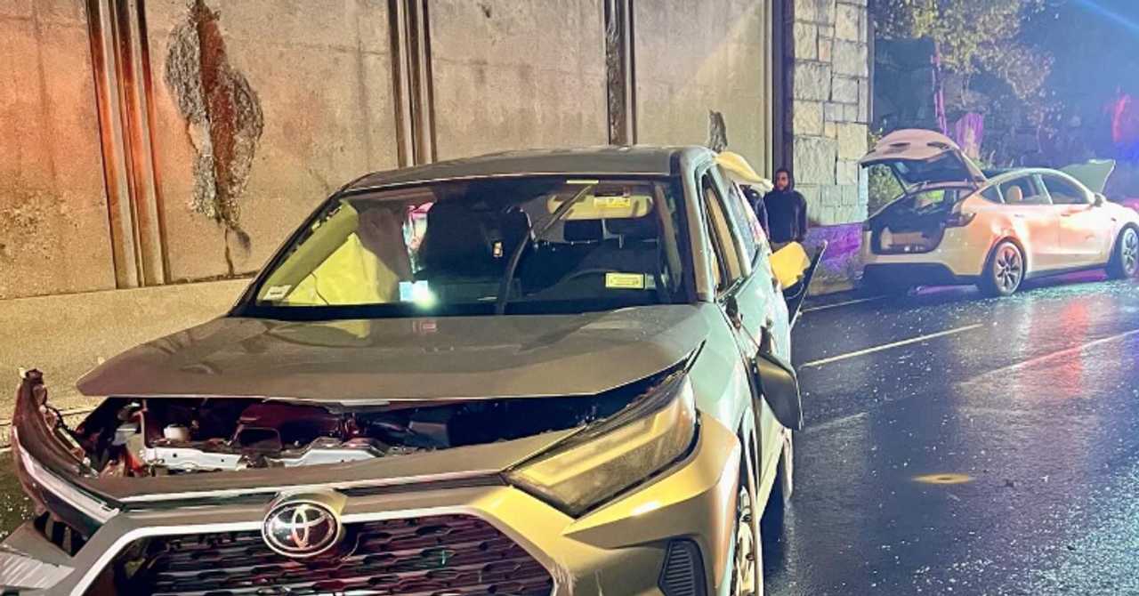 PHOTOS: Pre-Dawn Crash Shuts I-495 Outside Lincoln Tunnel