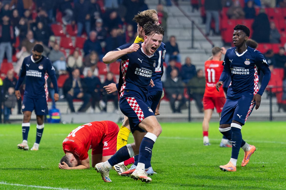 Bizarre ontknoping bij Helmond Sport - Jong PSV: Lukowicz mist penalty ...