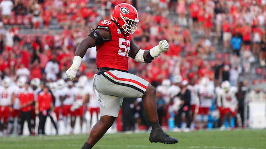 Georgia Defensive Lineman Suffers Injury in Matchup vs Mississippi State