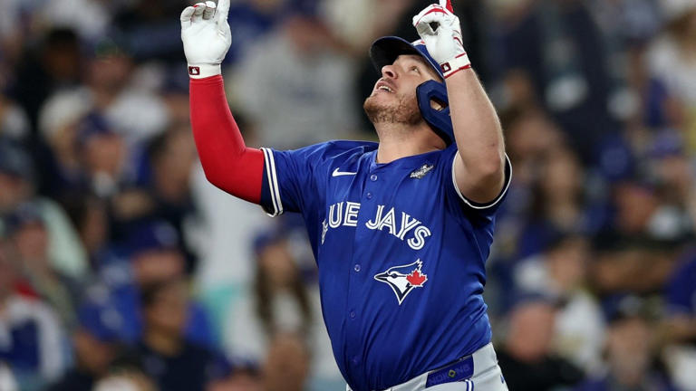 MLB: Was Alejandro Kirk Unfairly Snubbed for a Gold Glove? Here's What ...