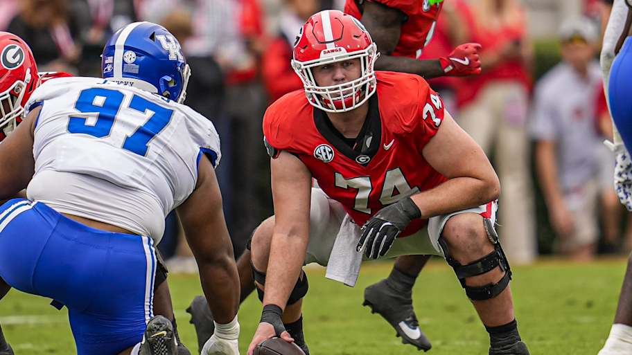 Georgia Offensive Lineman Injured in Matchup vs Mississippi State